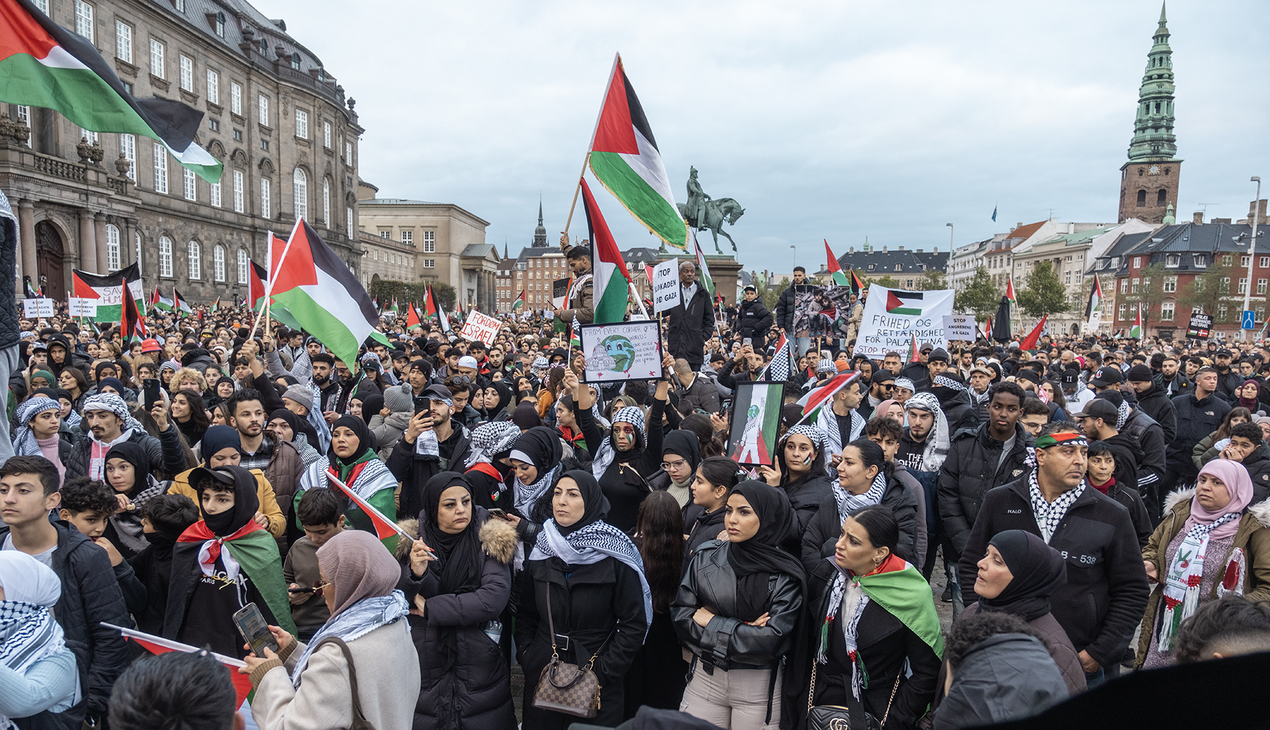 Titusindvis af demonstranter i København for et frit Palæstina