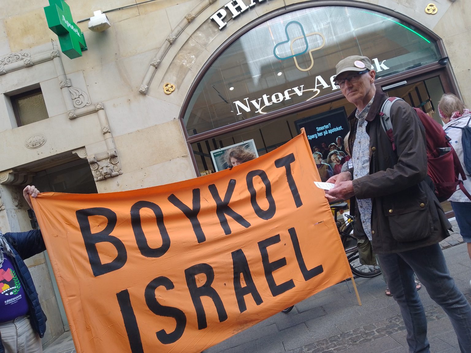 På Boykot Israel-rundtur til apoteker i midten af København