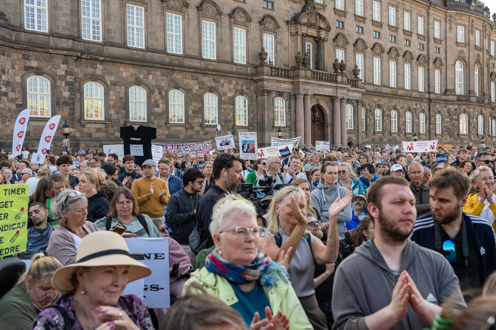 Historisk stor protest mod regeringens planer på handicapområdet